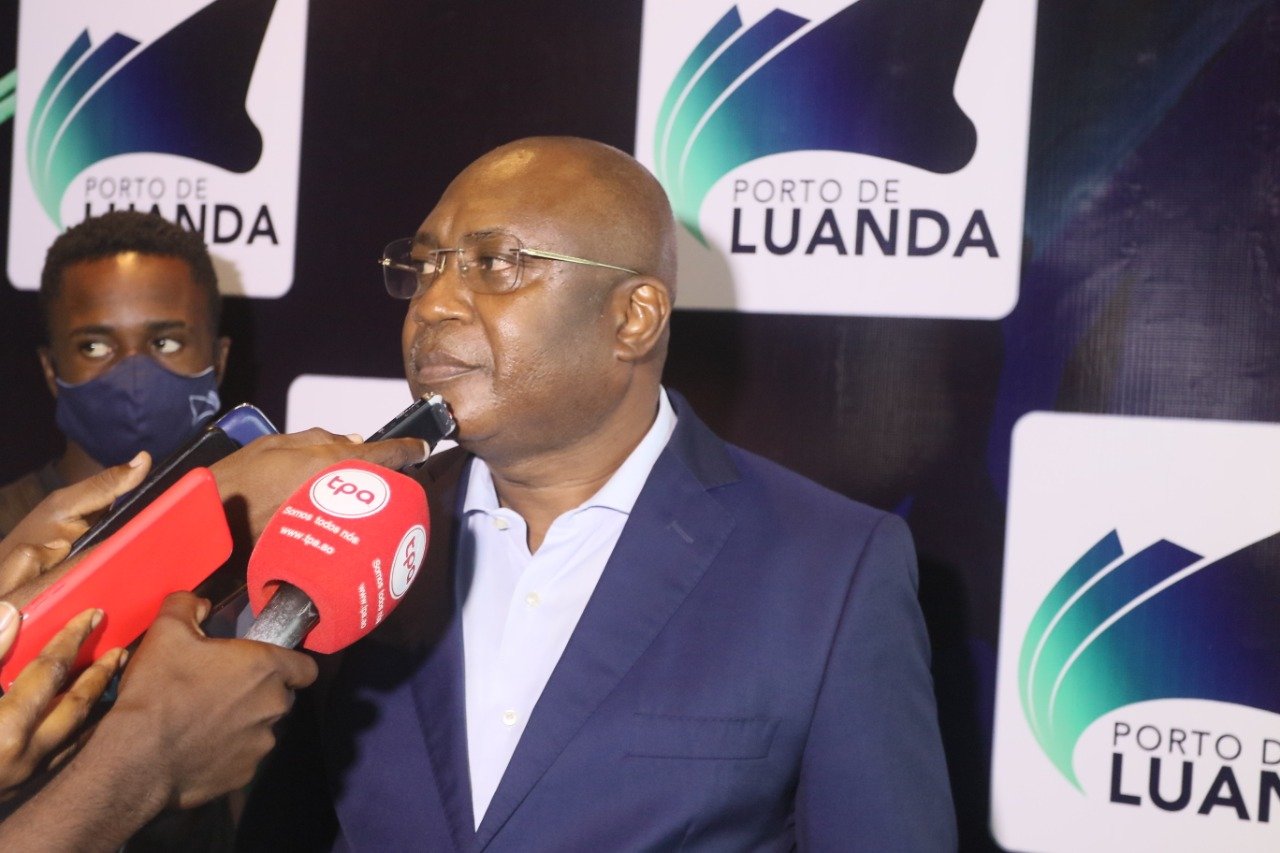 Porto de Luanda renova imagem e apresenta nova logomarca - PlatinaLine