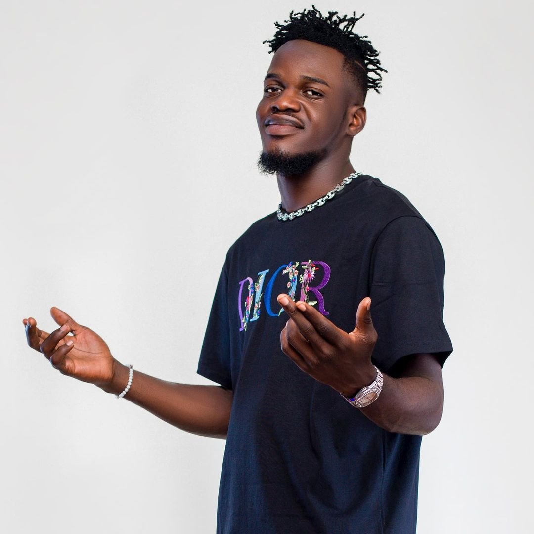 Button Rose defende que ter sucesso não incide em casas e carros ...