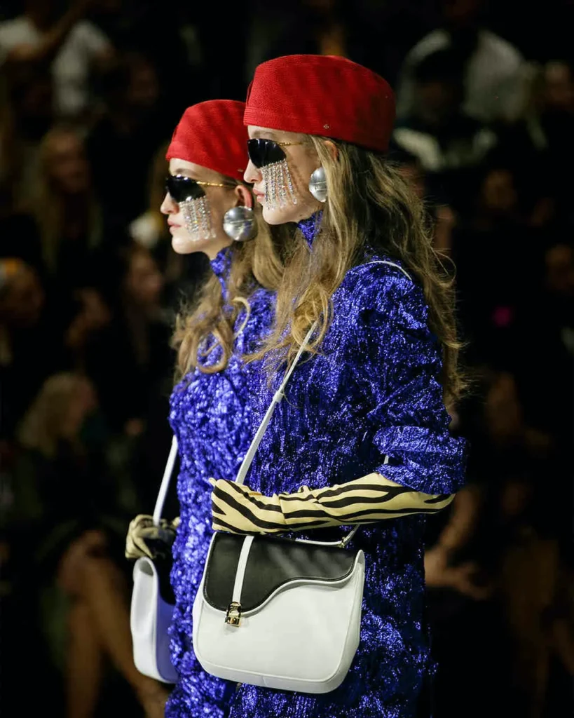 Gucci traz gêmeos idênticos para a passarela de Milão - PlatinaLine