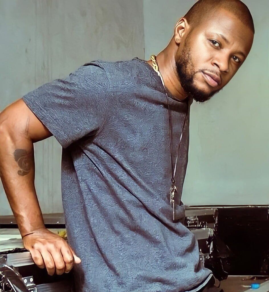 Papy Tchulo celebra contrato para a próxima novela angolana “Mahinga ...