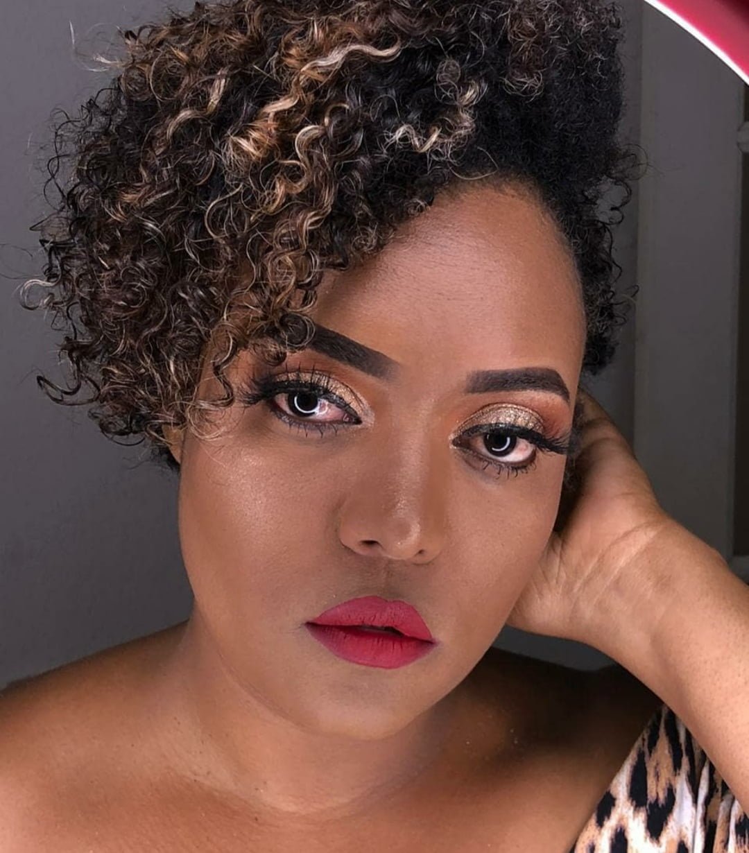 Selda diz que seus pais nunca foram a favor da sua escolha para ser ...