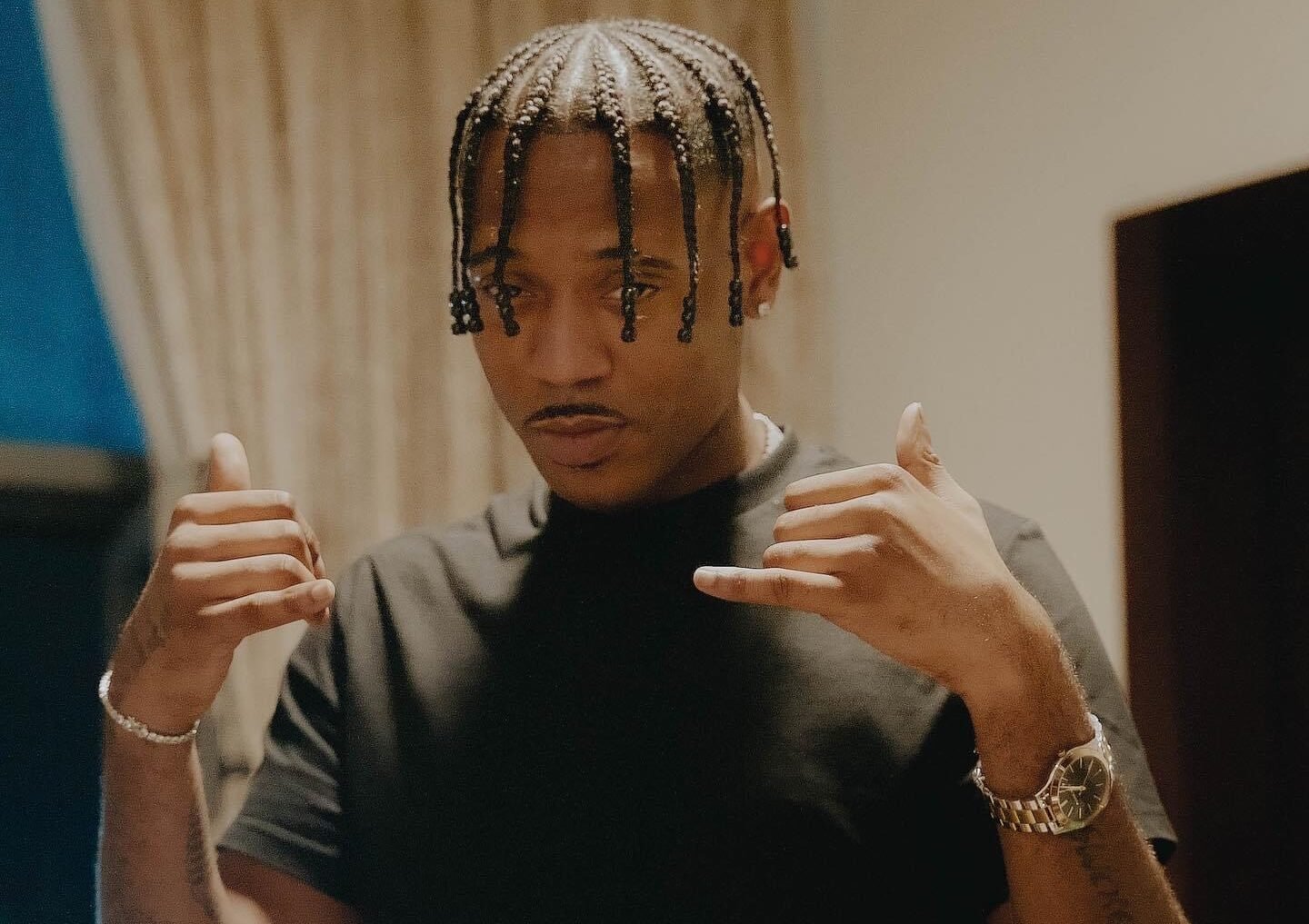 Deezy brinda mês de Abril com tournée para celebrar seu aniversário ...