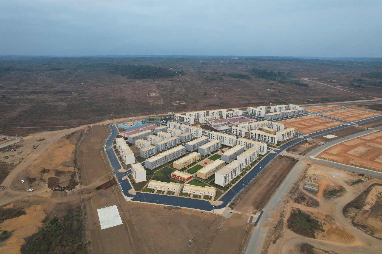 Mais de 400 habitações e 70 lojas já estão concluídas e disponíveis na ...