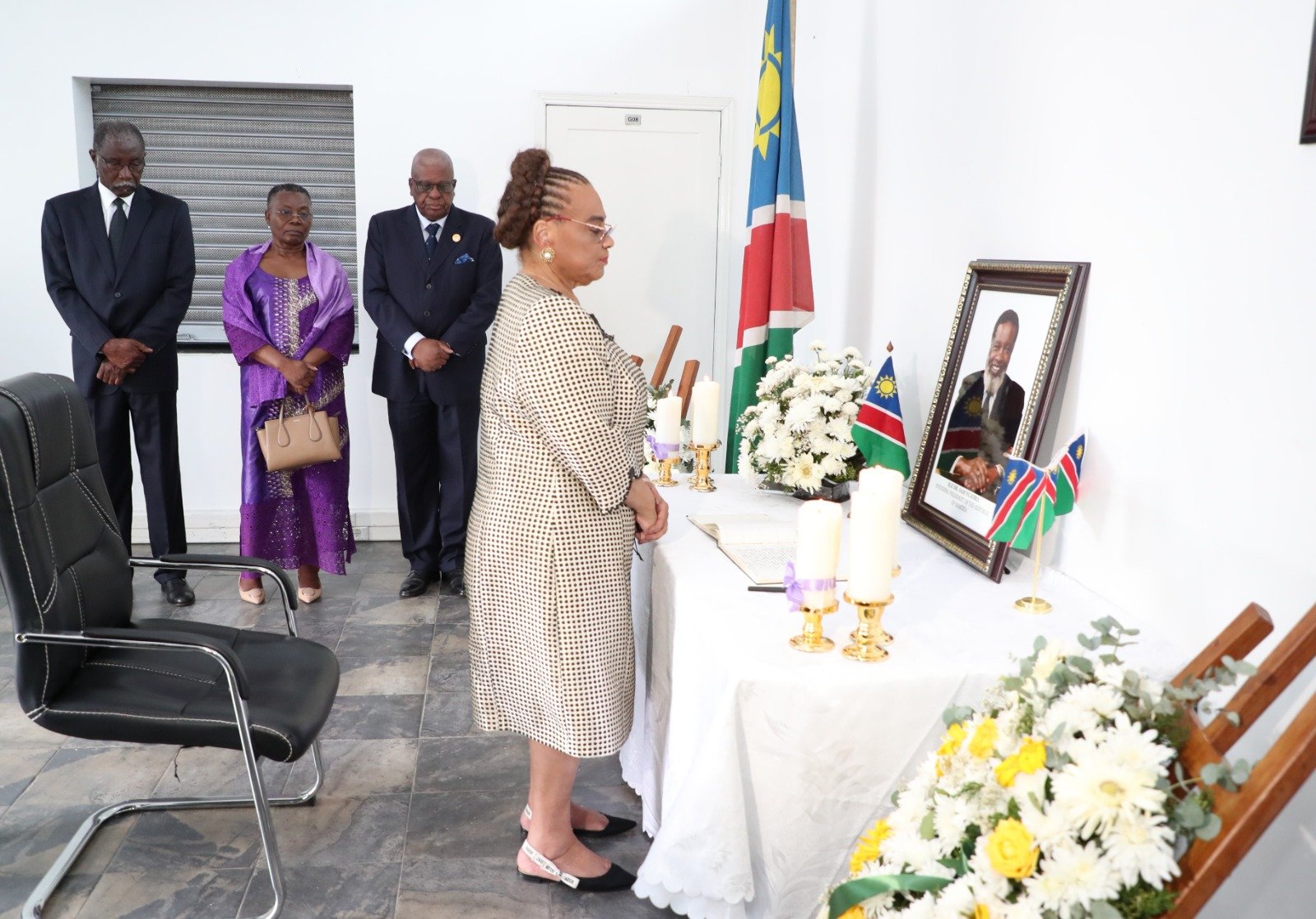 Presidente da Assembleia Nacional rende homenagem a Sam Nujoma ...