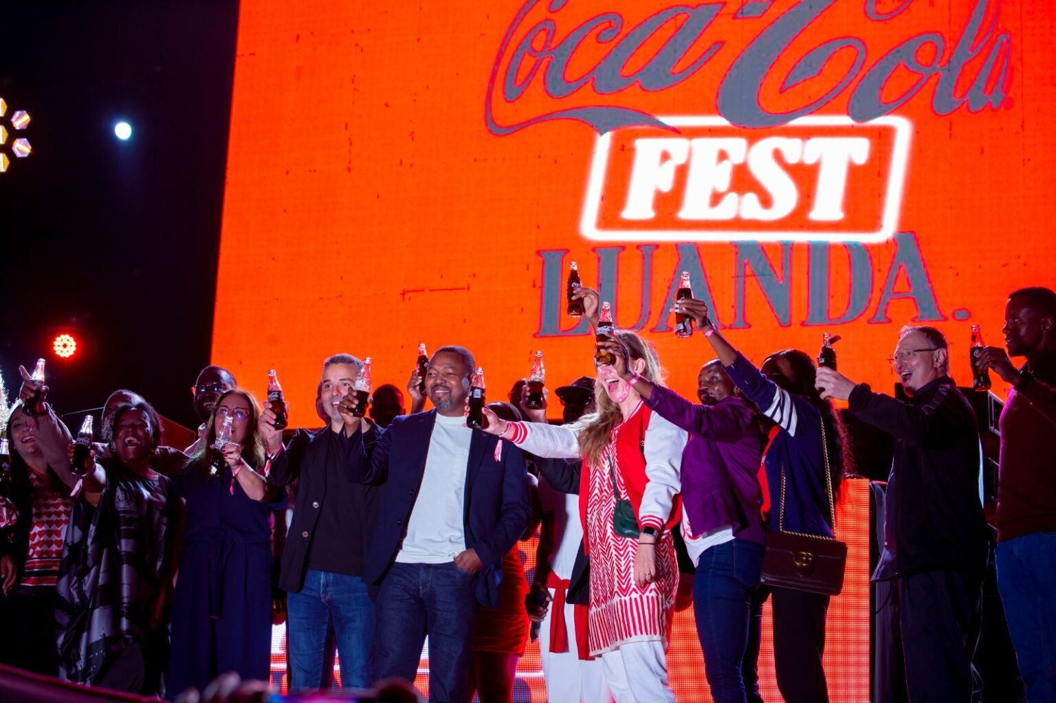 Primeira edição do Coca-Cola Fest Luanda leva público ao rubro com ...