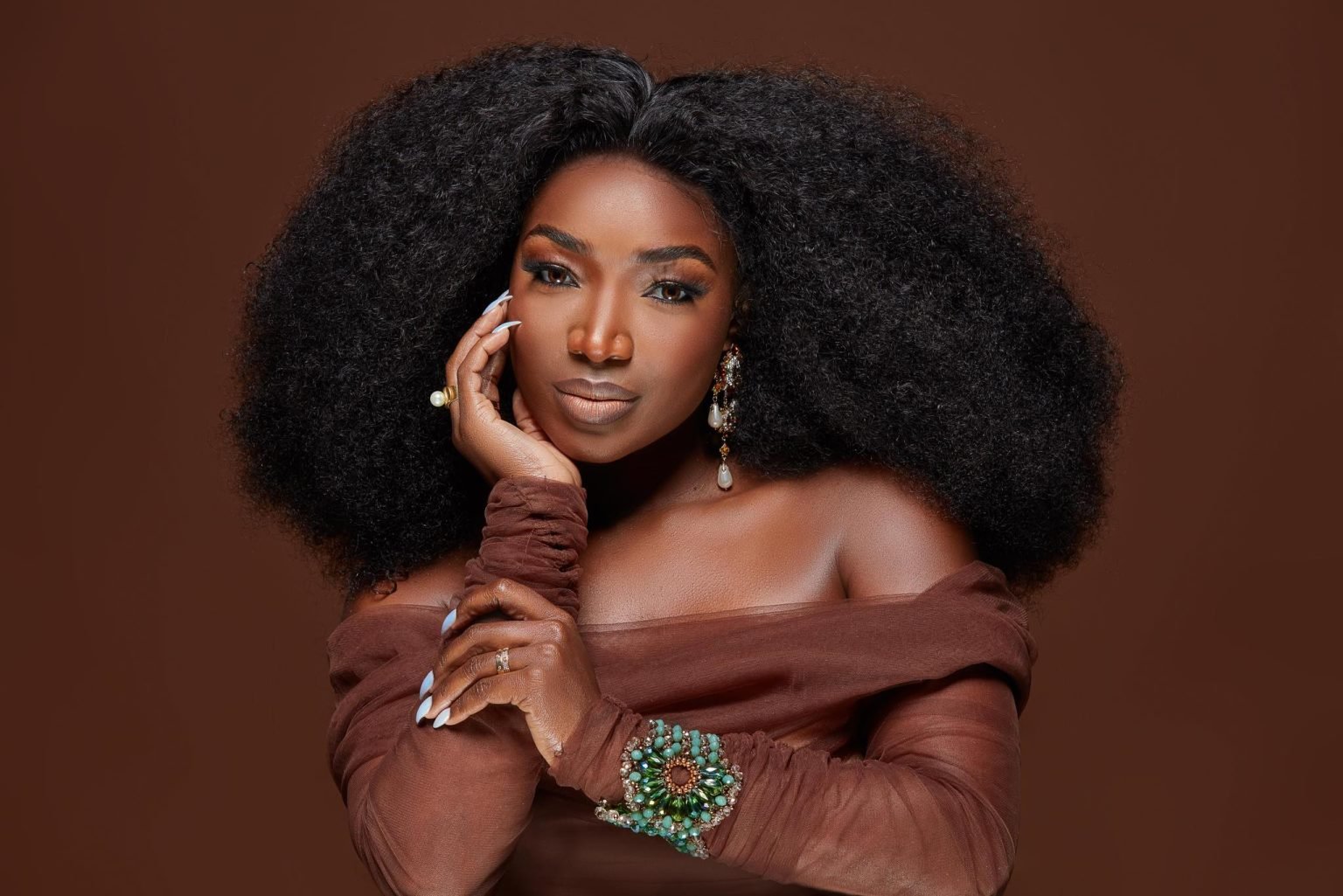 Pérola declara amor ao kuduro e escolhe Noite Dia e Titica para ...