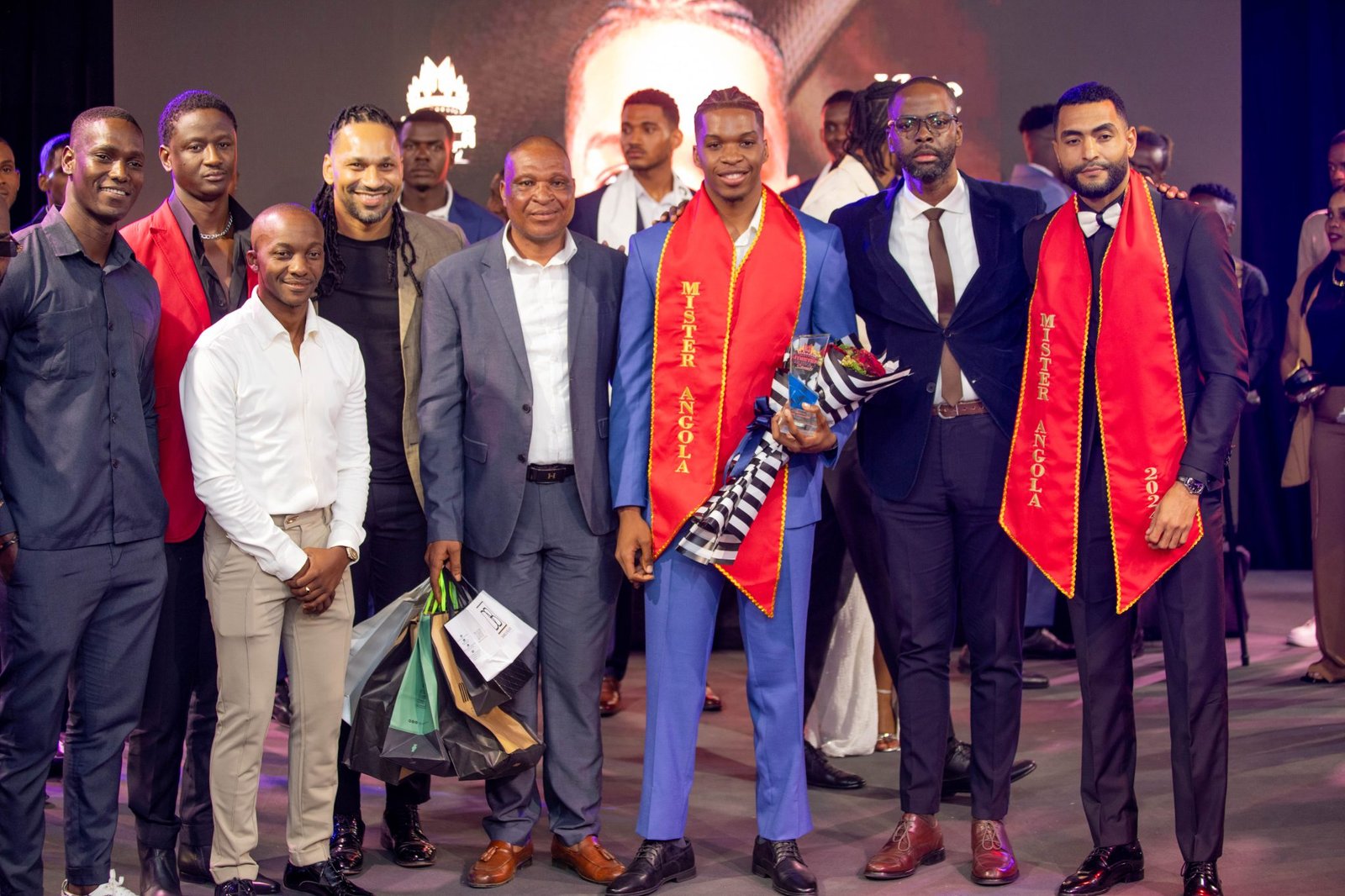 Simão Filho, do Uíge, é Coroado Mister Angola 2025 - PlatinaLine